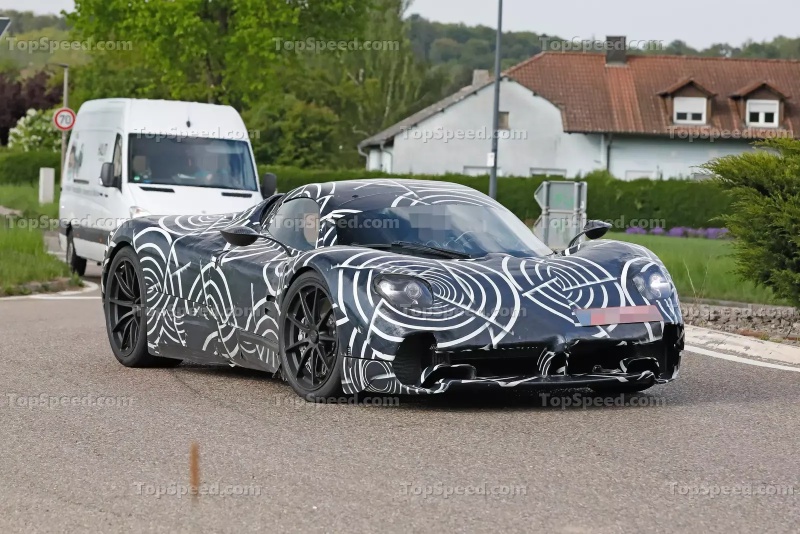 StriveME - ابرز الصور التجسسية اهمها باجاني C10 وبورشه 911 GT3 فيس ليفت